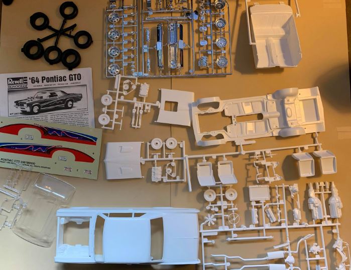 X-RAY: 1964 Pontiac GTO 2’n1 1/25, Revell | The Model Car Showroom