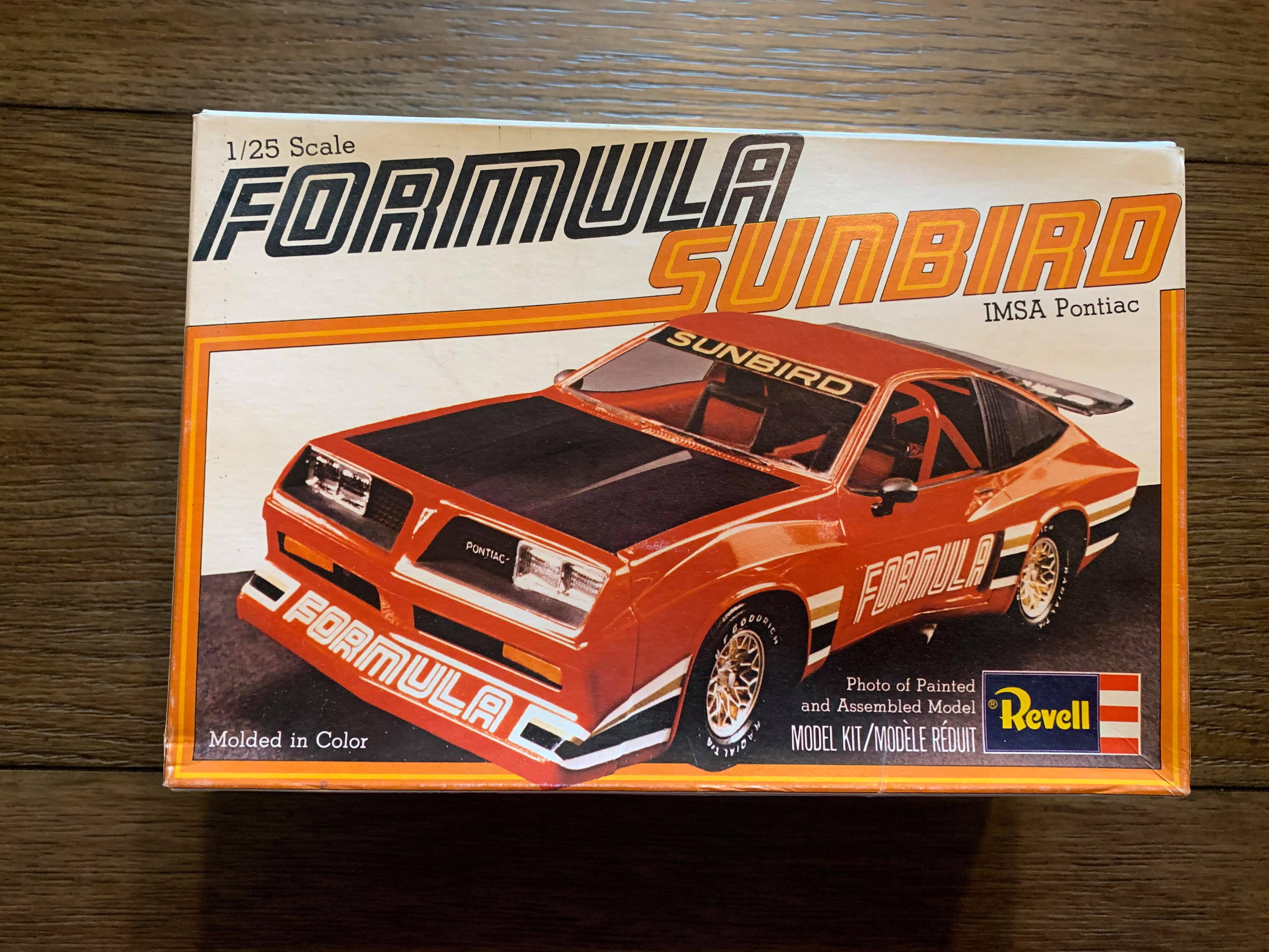 X-RAY: (Pontiac) Formula Sunbird 1/25, Revell | The Model Car Showroom
